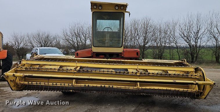 New Holland 1116 swather / windrower in Savonburg, KS | Item DR8540 for ...