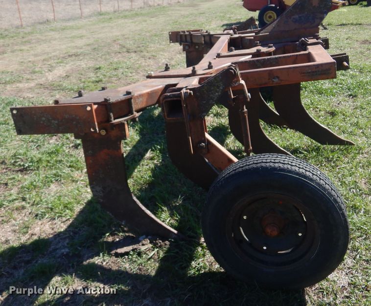 V-ripper in Howard, KS | Item DV9935 sold | Purple Wave