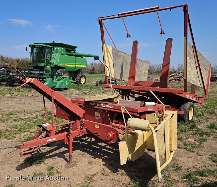 New Holland Stackliner 1010 bale stacker in Overbrook, KS | Item EI3649 ...