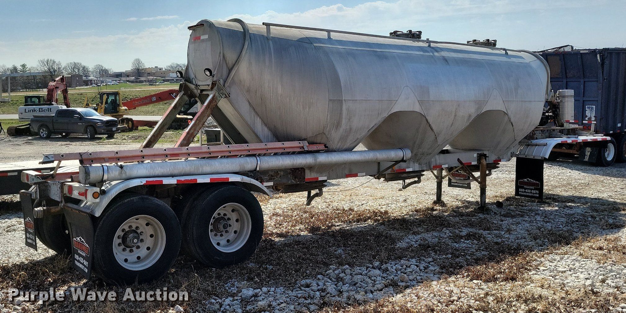 1986 Heil tank trailer in Richmond, MO | Item MQ9695 for sale | Purple Wave