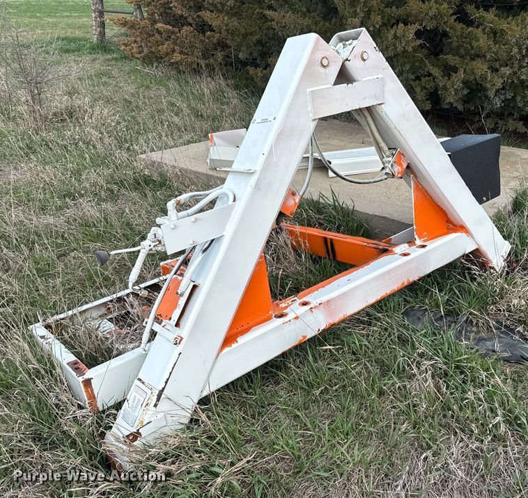 Out riggers in Esbon, KS | Item EH5362 sold | Purple Wave