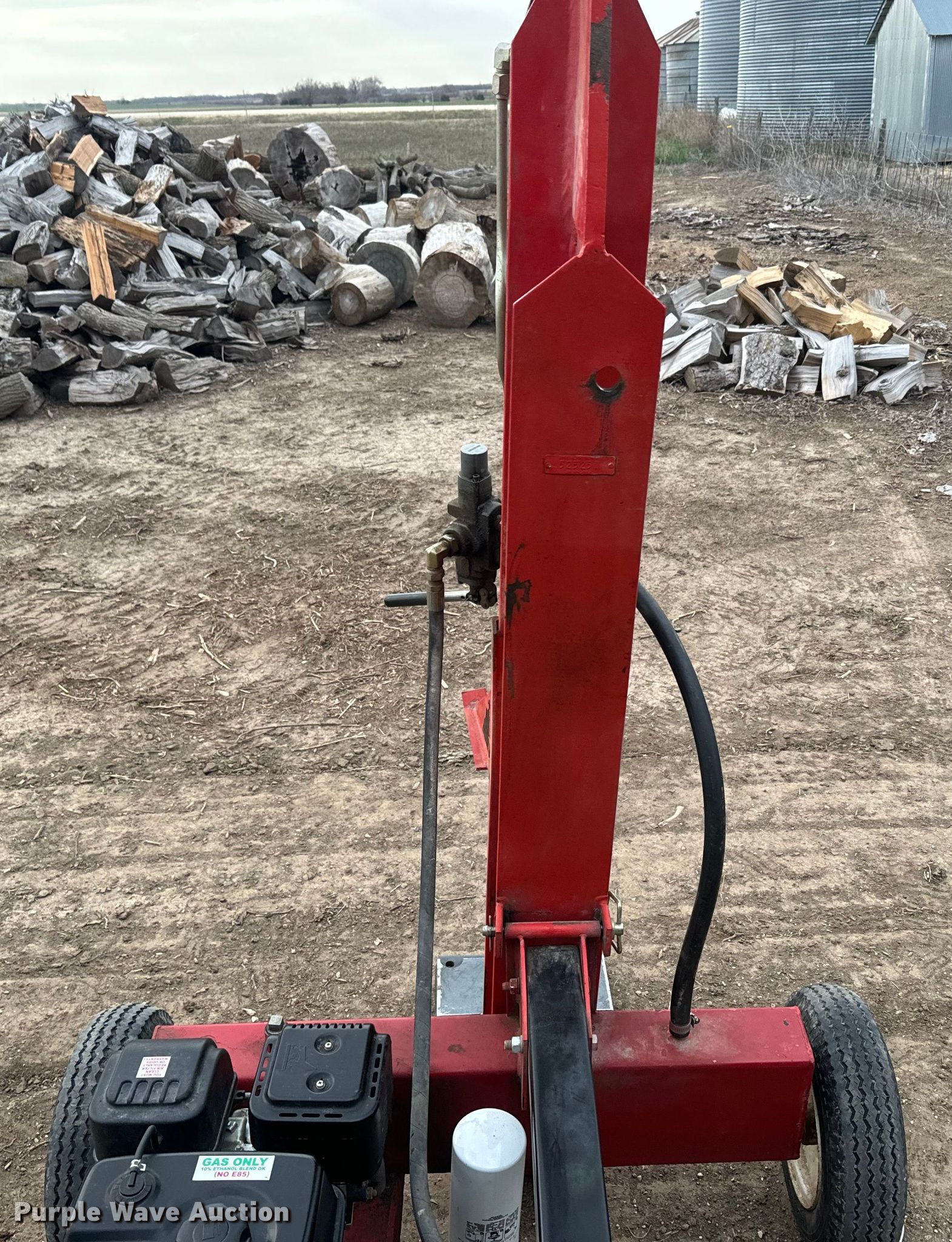 Husky log splitter in Esbon, KS | Item EH5355 sold | Purple Wave