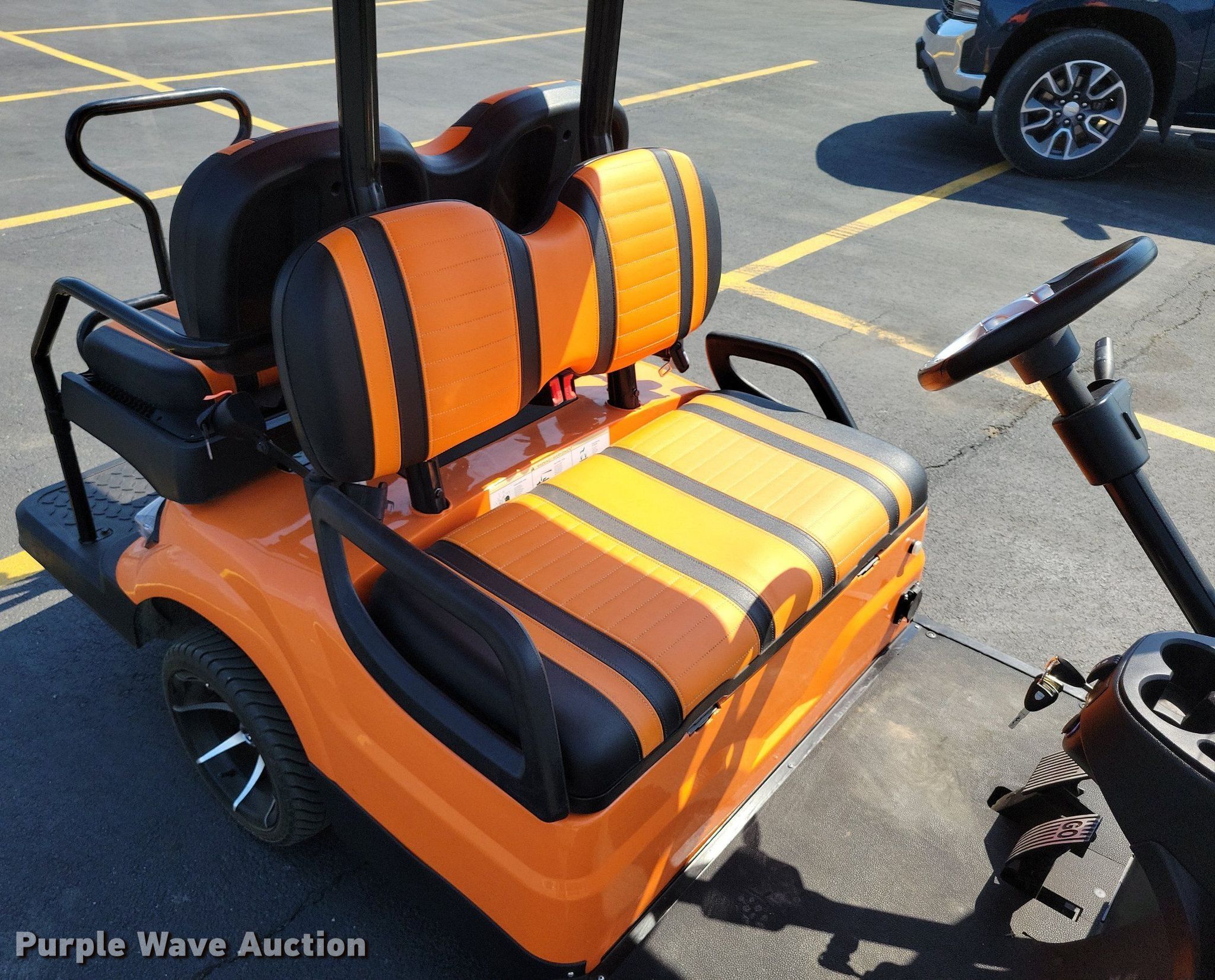 Icon LT-A617. 2 Plus 2 golf cart in Richmond, MO | Item MQ9696 sold | Purple Wave