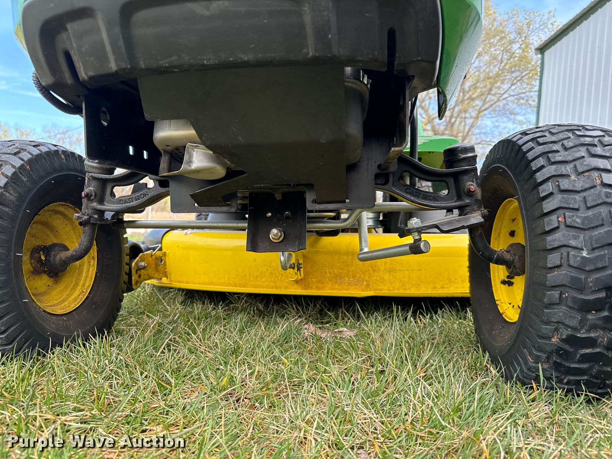 John Deere D105 lawn mower in Sedgwick, KS | Item NH9059 for sale ...