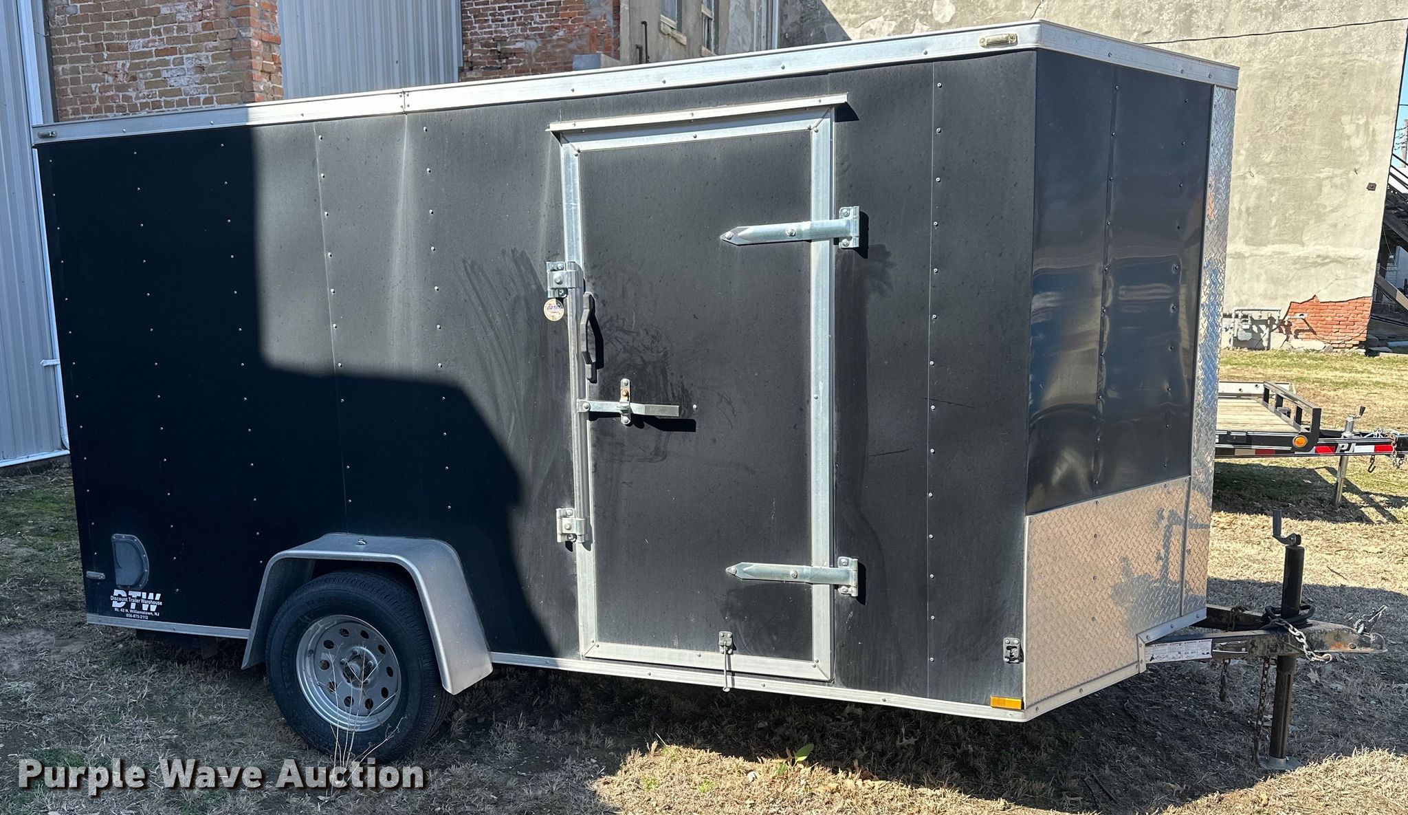 2017 Lark VT612SA enclosed cargo trailer in Clyde, KS | Item NJ9506 sold | Purple Wave