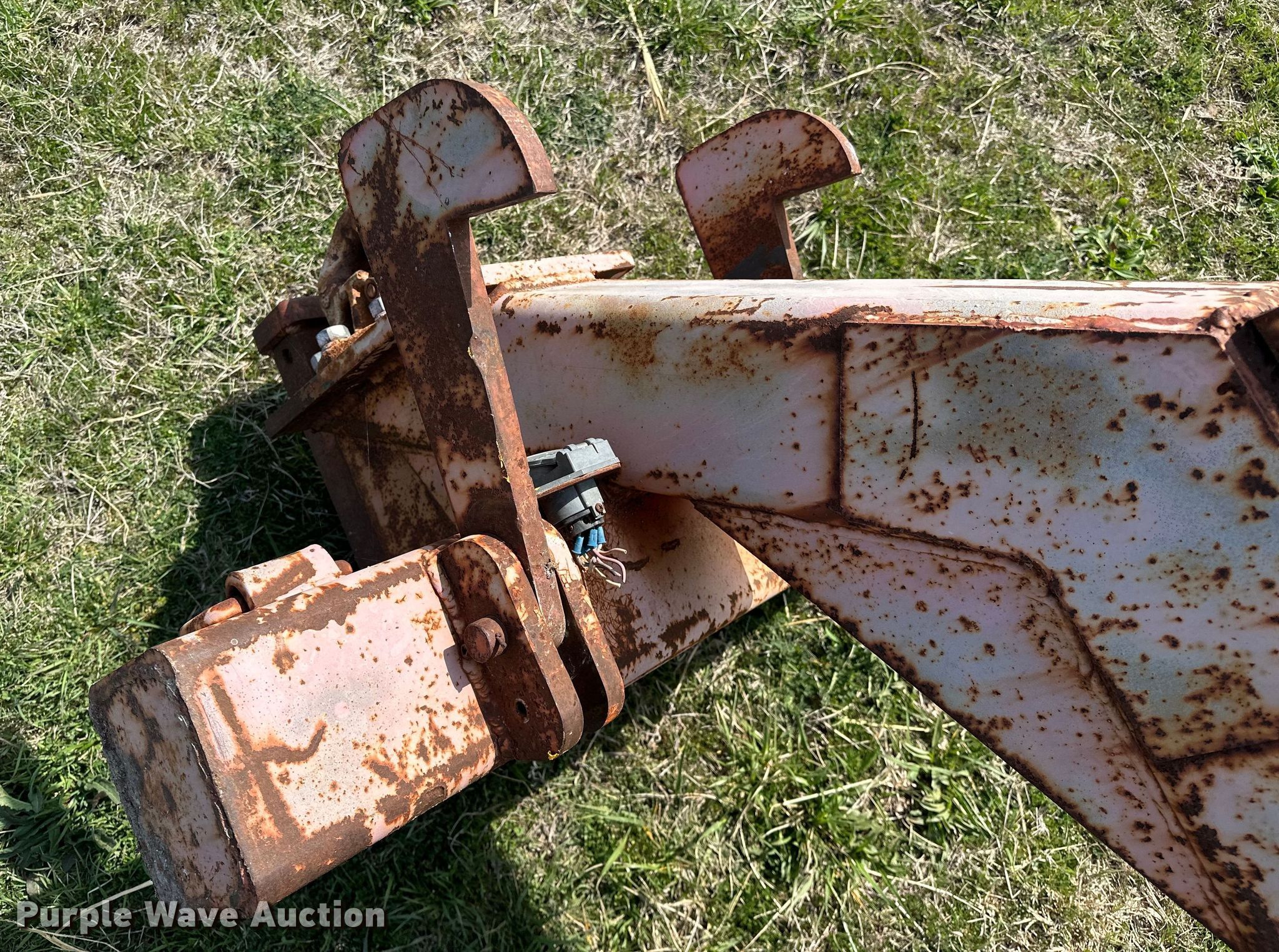 Fifth wheel pintle hitch attachment in Nowata, OK | Item OM9343 for ...