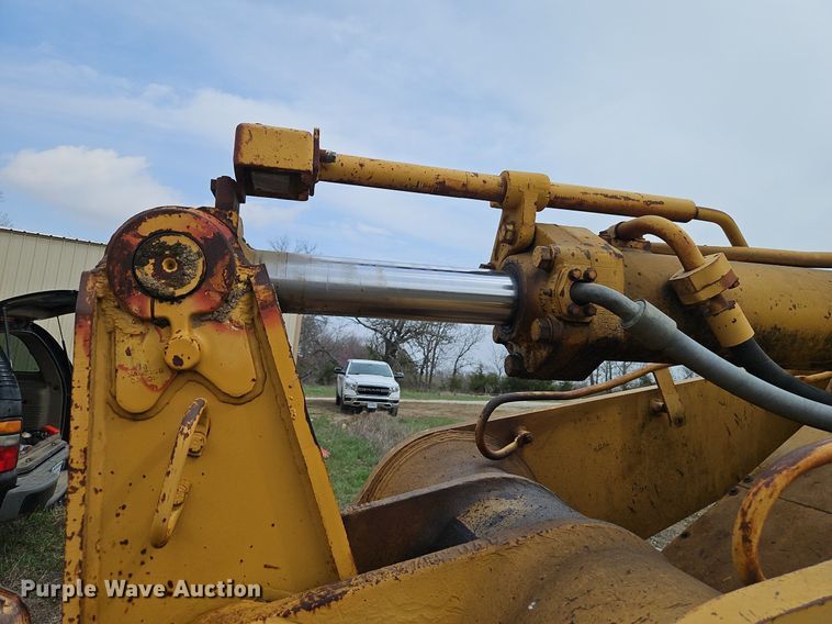 1985 Caterpillar 963 track loader in Olivet, KS | Item DR8565 sold | Purple Wave