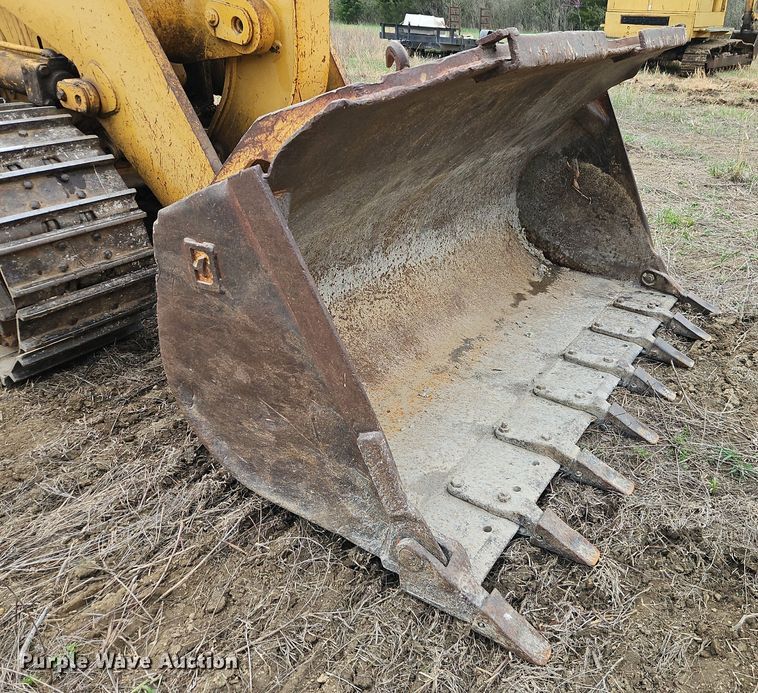 1985 Caterpillar 963 track loader in Olivet, KS | Item DR8565 for sale | Purple Wave