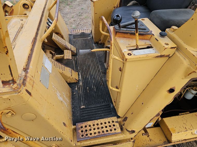 1985 Caterpillar 963 track loader in Olivet, KS | Item DR8565 sold | Purple Wave
