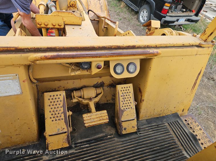 1985 Caterpillar 963 track loader in Olivet, KS | Item DR8565 for sale | Purple Wave