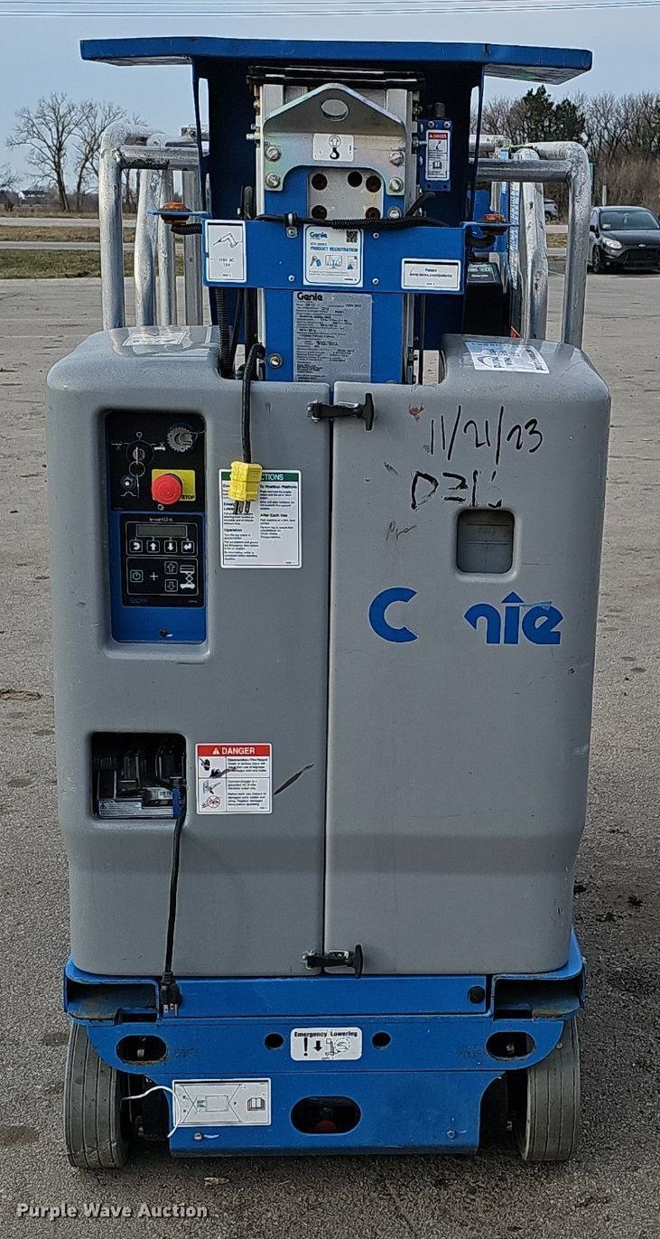 2018 Genie GR-12 vertical lift in Waterloo, NE | Item DQ8661 for sale | Purple Wave
