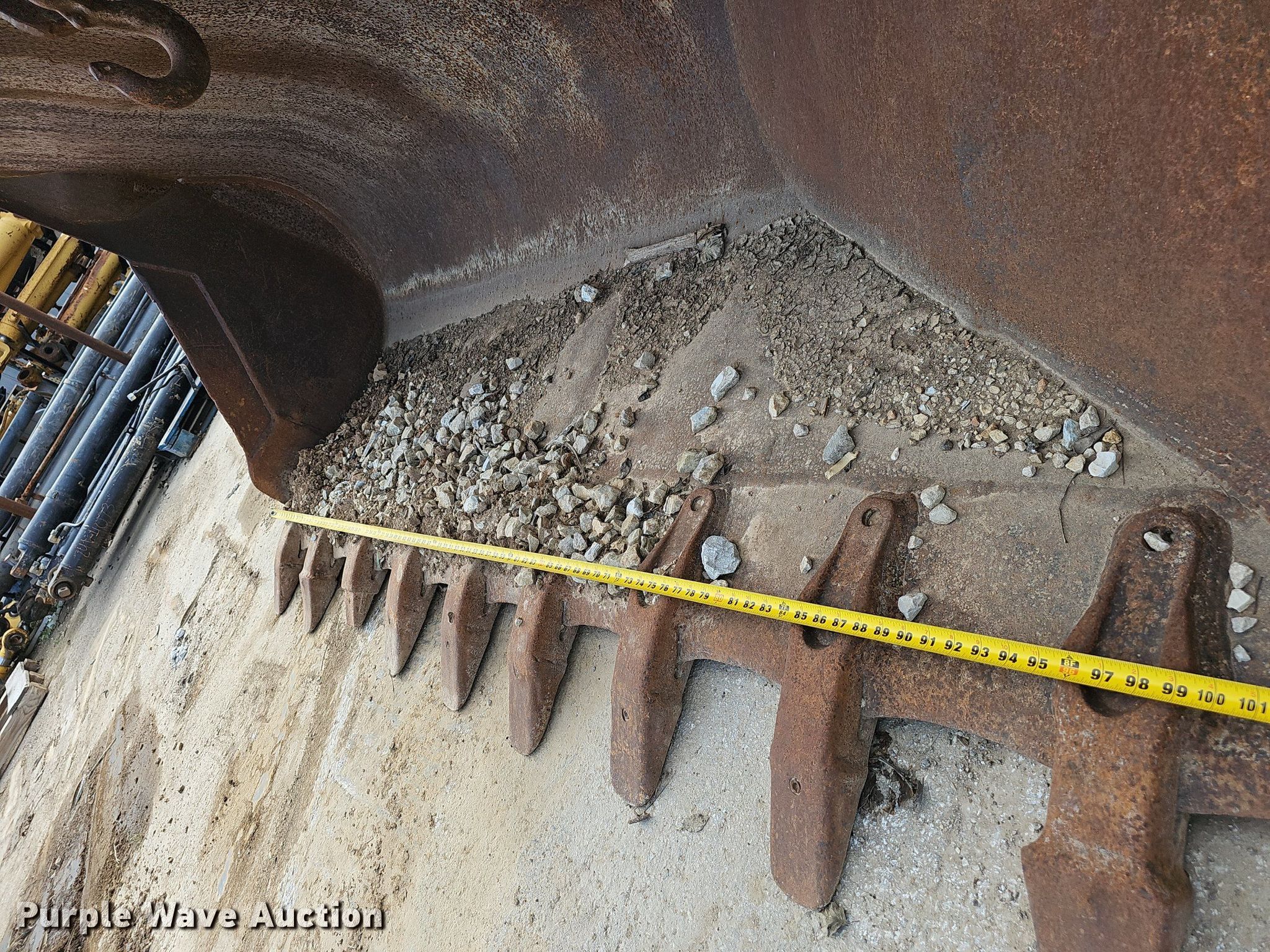 112" W side dump bucket in Springfield, MO | Item EJ6189 sold | Purple Wave