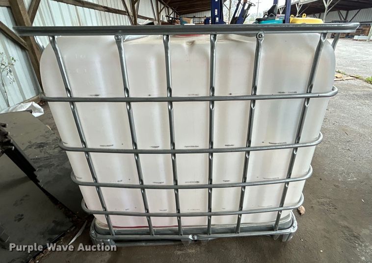 Poly tote in Tulsa, OK | Item EG0300 sold | Purple Wave