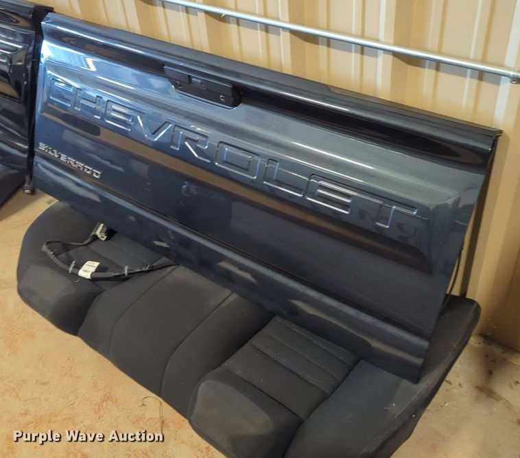(3) Chevrolet Silverado 1500 tailgates in Edmond, OK | Item LY9525 for ...