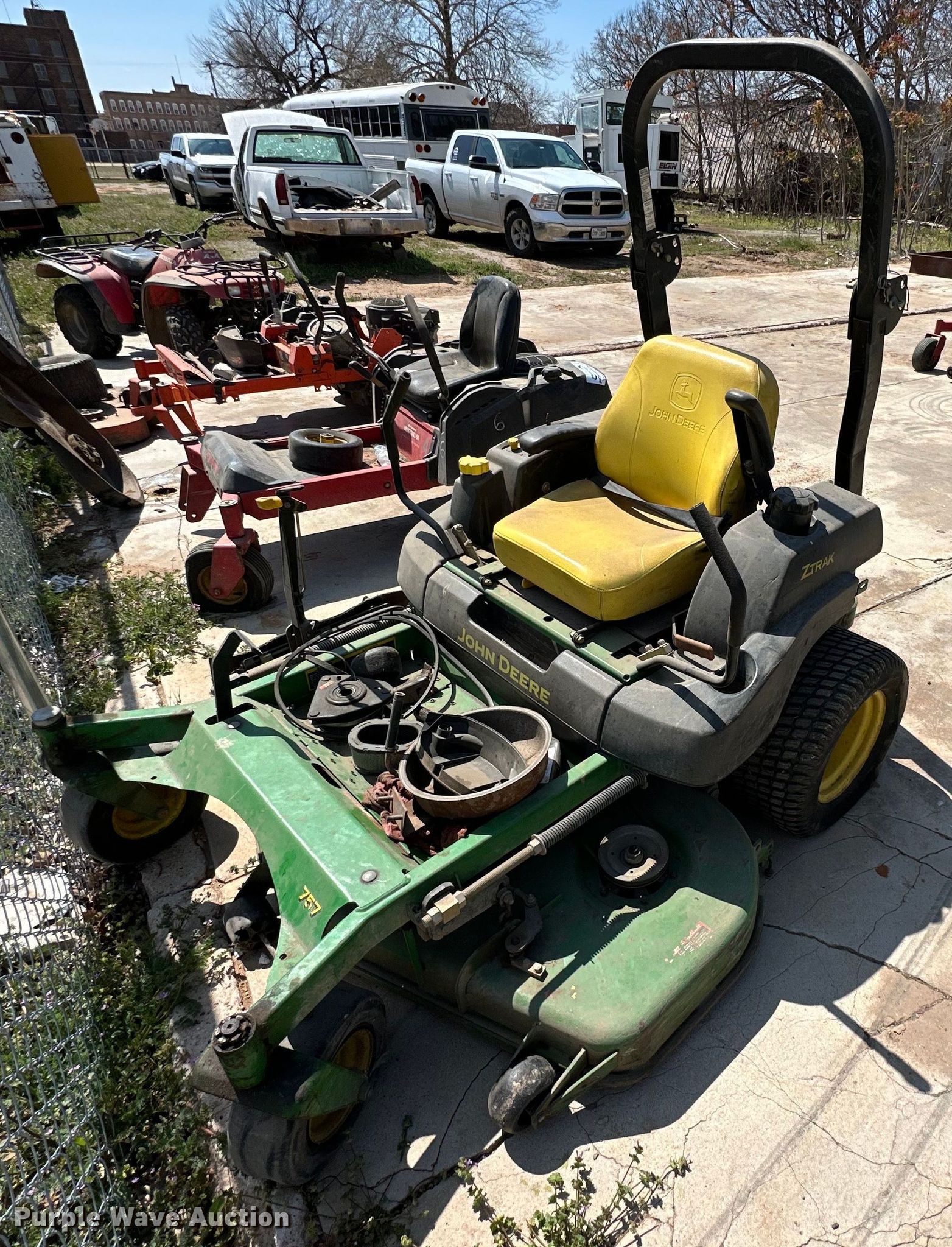 (3) ZTR lawn mowers in Mangum, OK | Item DG4352 for sale | Purple Wave
