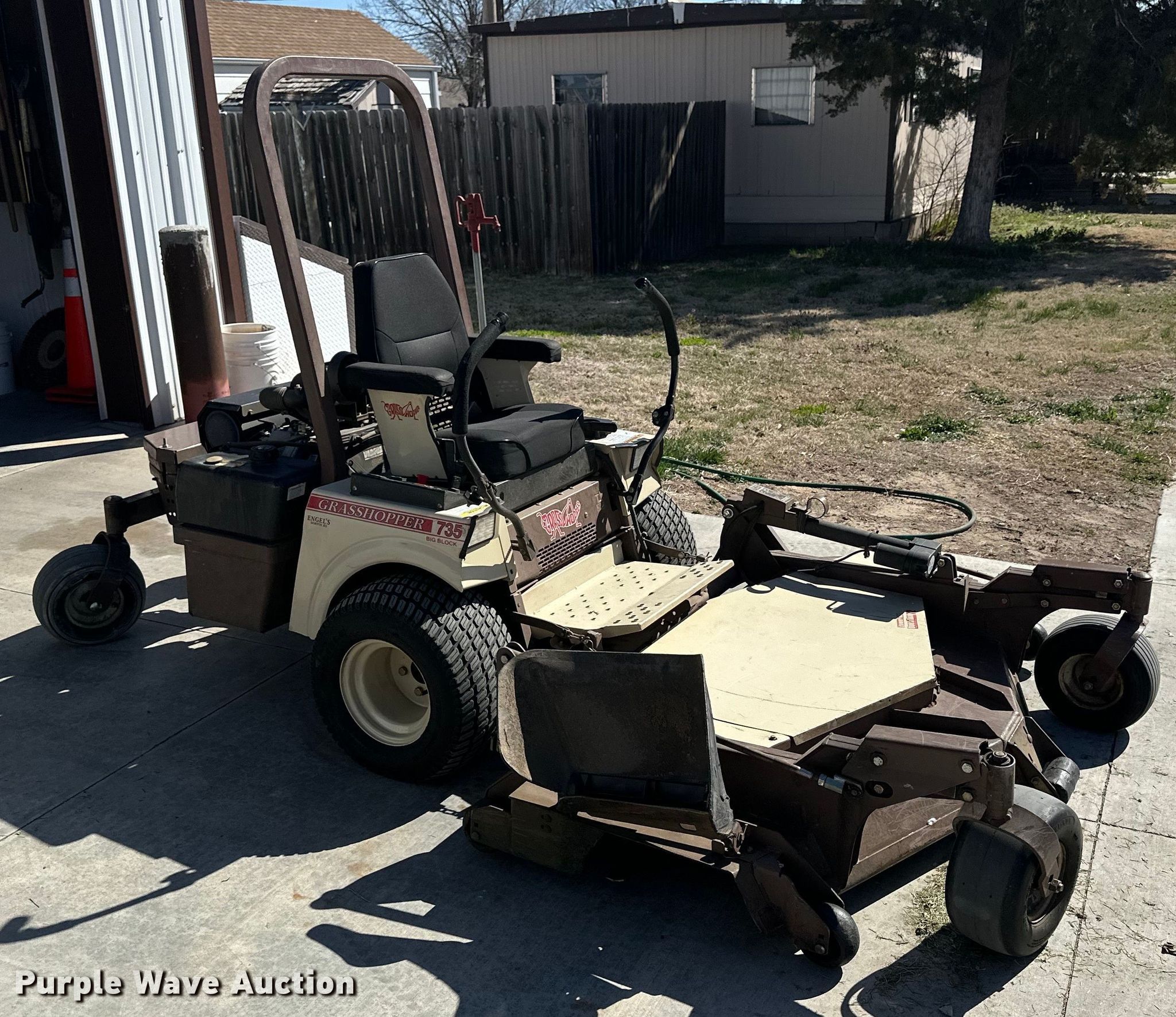 Grasshopper 735 Big Block ZTR lawn mower in Norton, KS | Item OE9067 for sale | Purple Wave