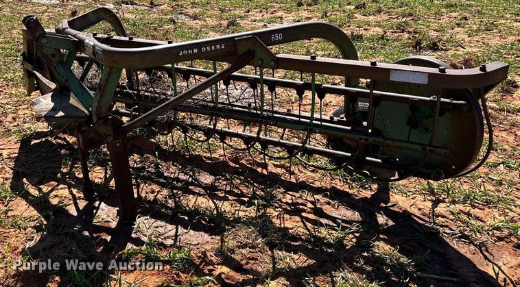 John Deere 650 hay rake in Iowa Park, TX | Item EJ0436 sold | Purple Wave