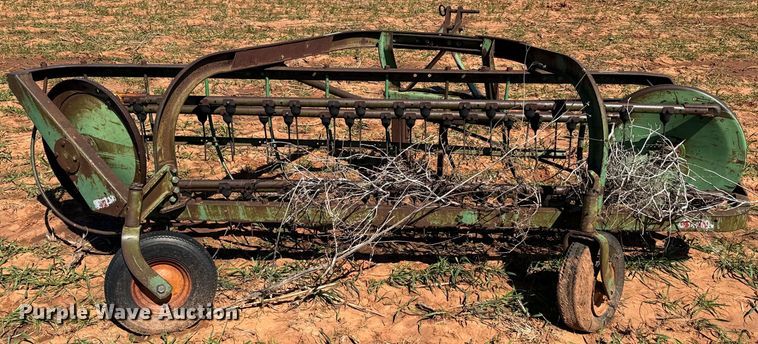 John Deere 650 hay rake in Iowa Park, TX | Item EJ0436 sold | Purple Wave