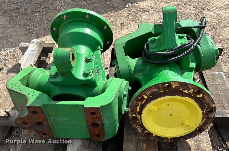 (2) John Deere combine steering knuckles in Sublette, KS | Item OI9353 ...