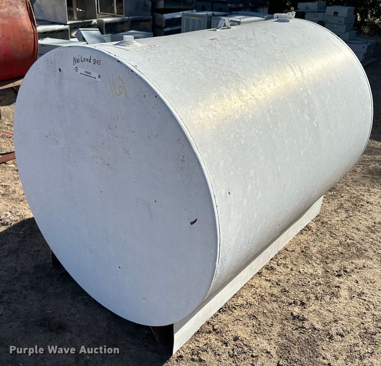(2) fuel tanks in Sublette, KS | Item OI9364 sold | Purple Wave