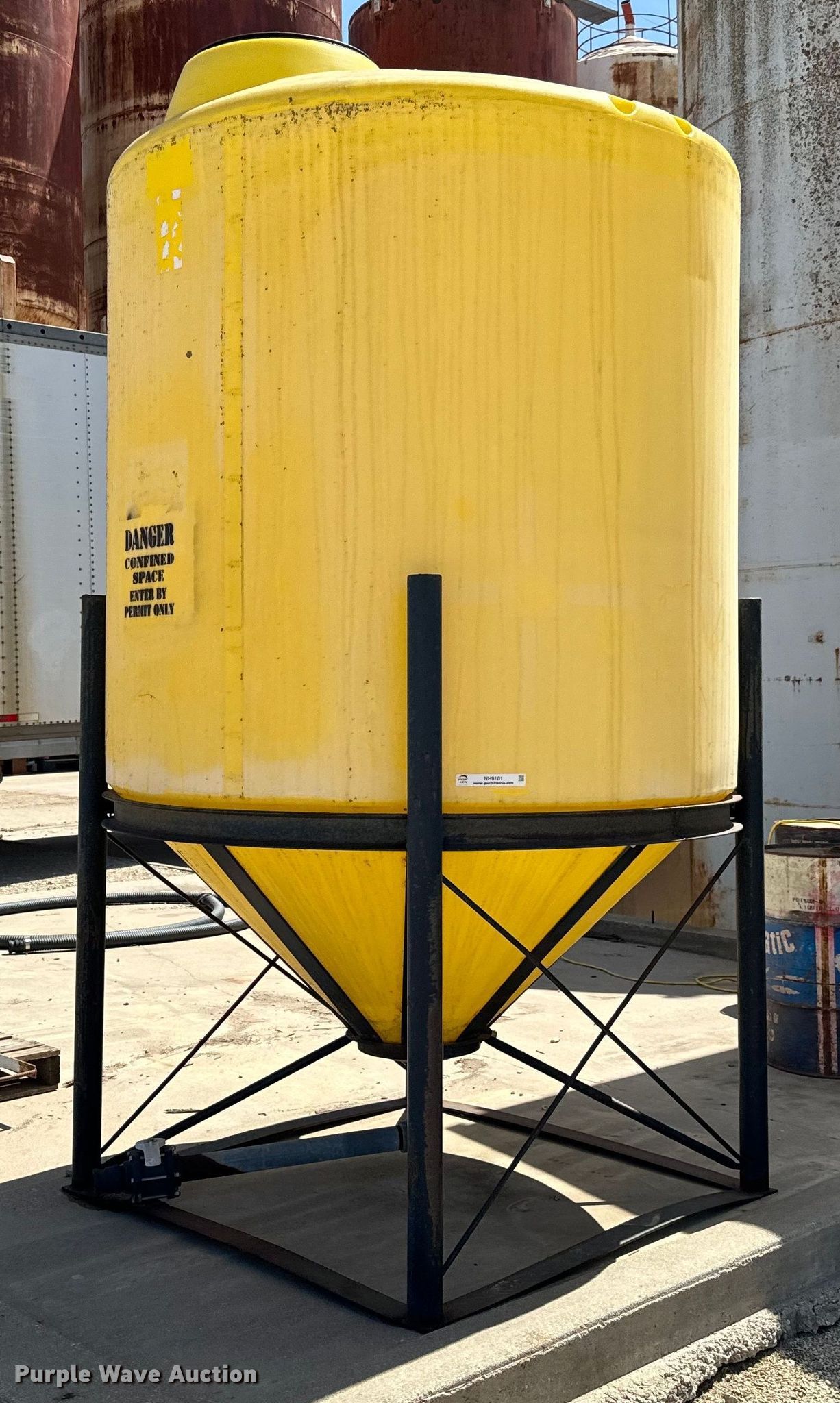 Cone bottom poly tank in Olpe, KS | Item NH9101 sold | Purple Wave