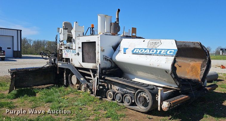 2011 Roadtec RP195 paver in Bolivar, MO | Item EJ6283 for sale | Purple ...