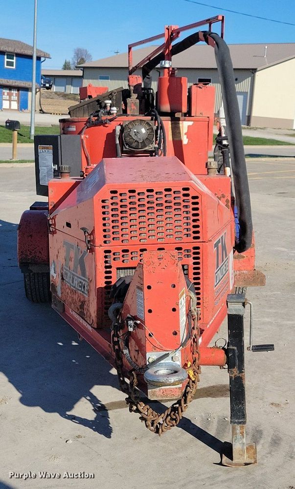 Crafco SS25 melter applicator in Pella, IA | Item LC9943 for sale | Purple Wave