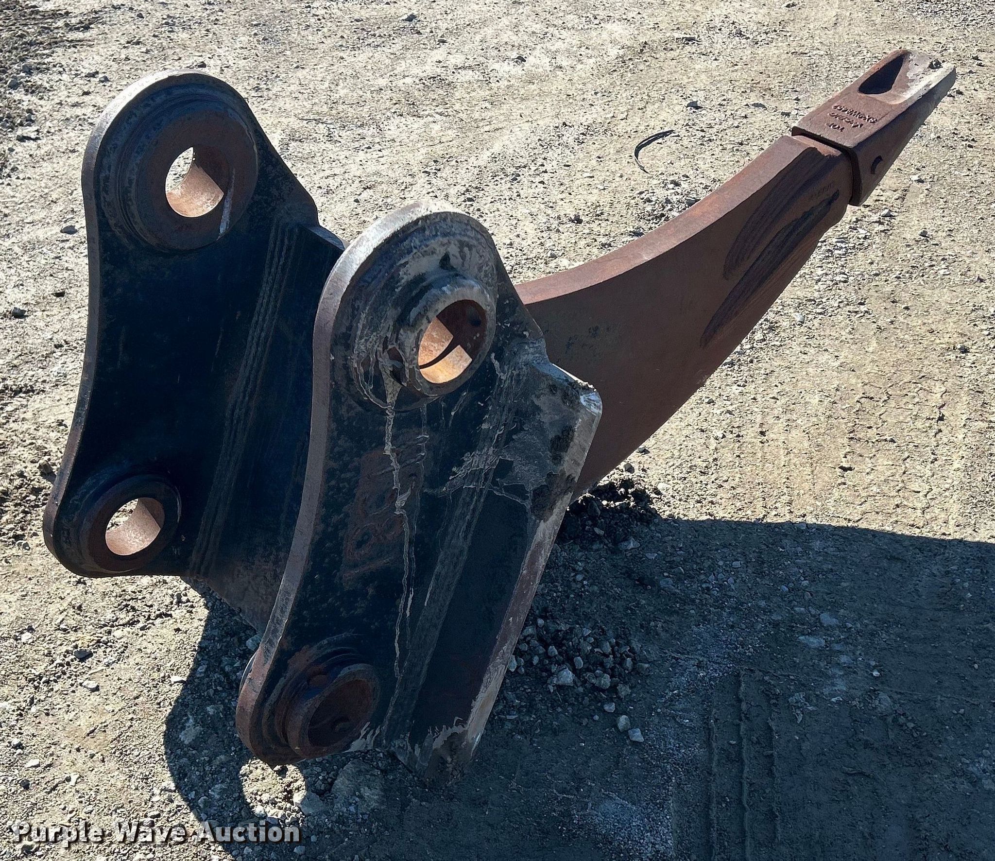 Tag excavator ripper tooth in Wilton, IA | Item MO9222 sold | Purple Wave