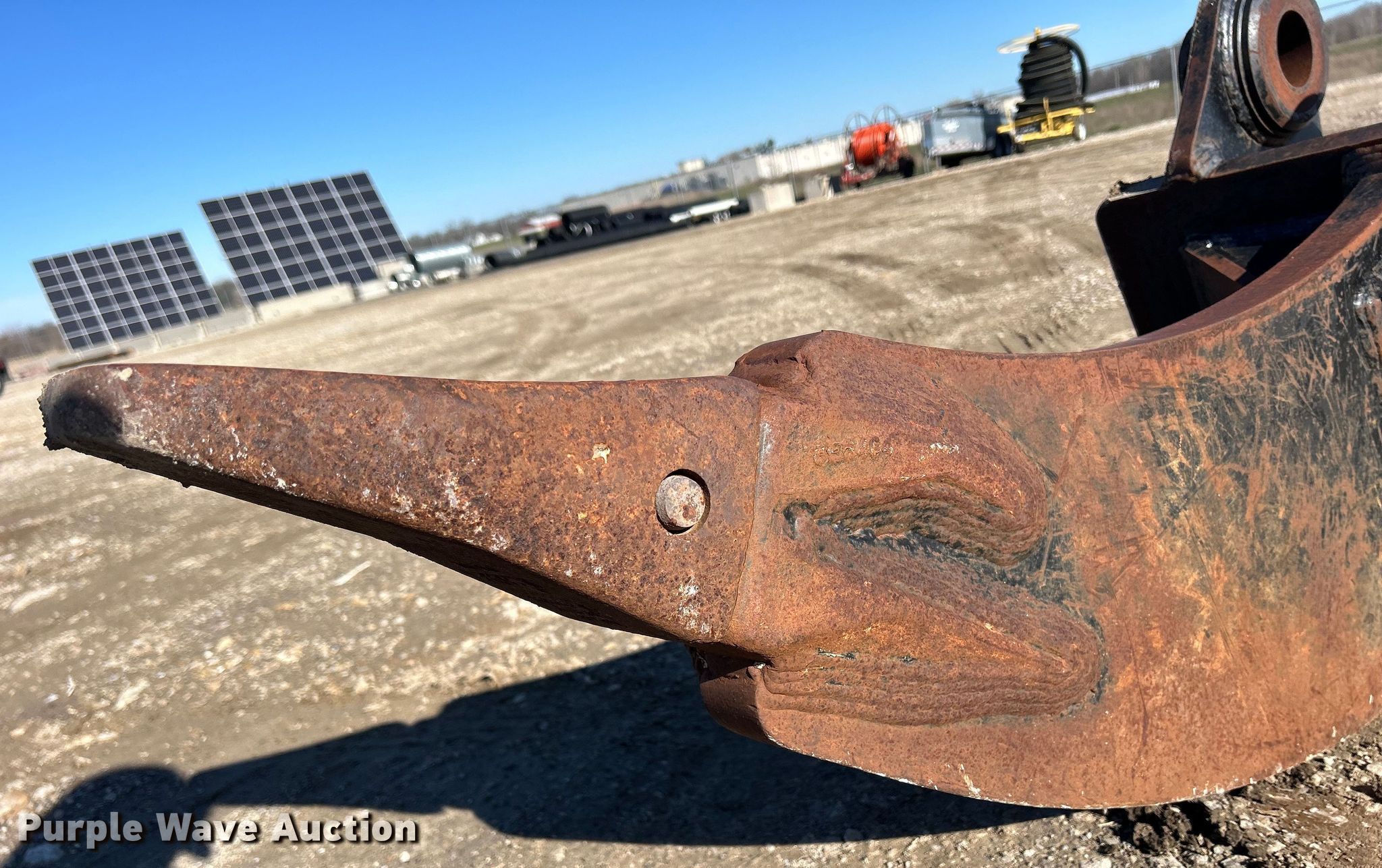 Tag excavator ripper tooth in Wilton, IA | Item MO9222 sold | Purple Wave