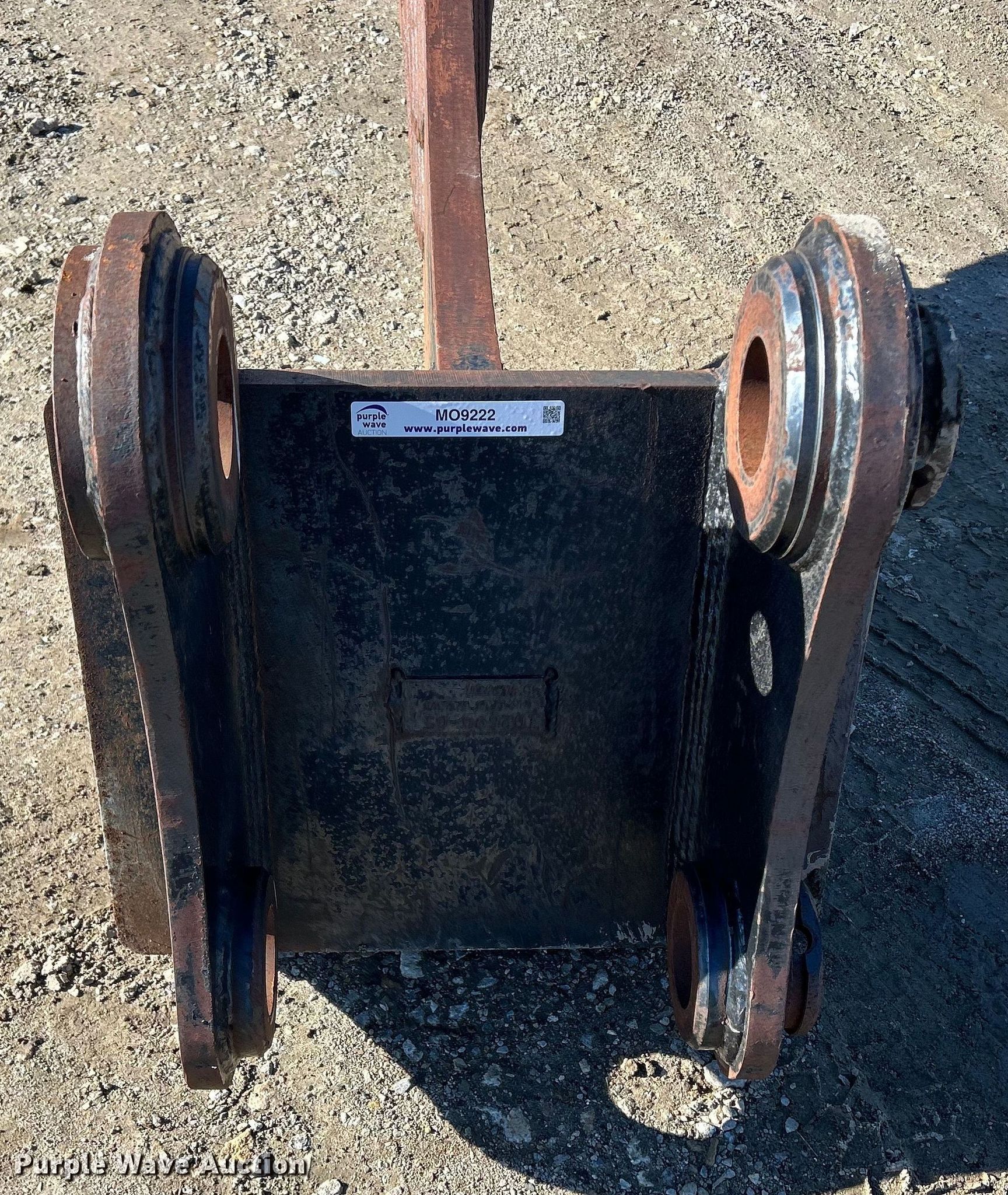 Tag excavator ripper tooth in Wilton, IA | Item MO9222 sold | Purple Wave