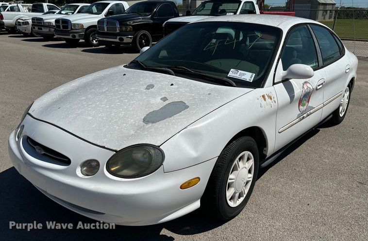 1998 Ford Taurus in Lawton, OK | Item DK6818 sold | Purple Wave