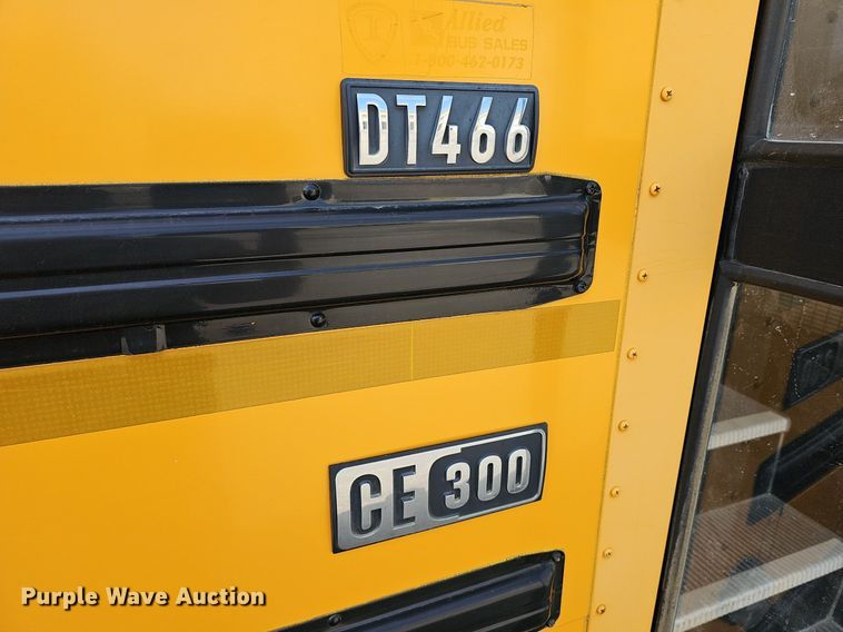 2005 IC CE300 school bus in Hiawatha, KS | Item DM1638 sold | Purple Wave