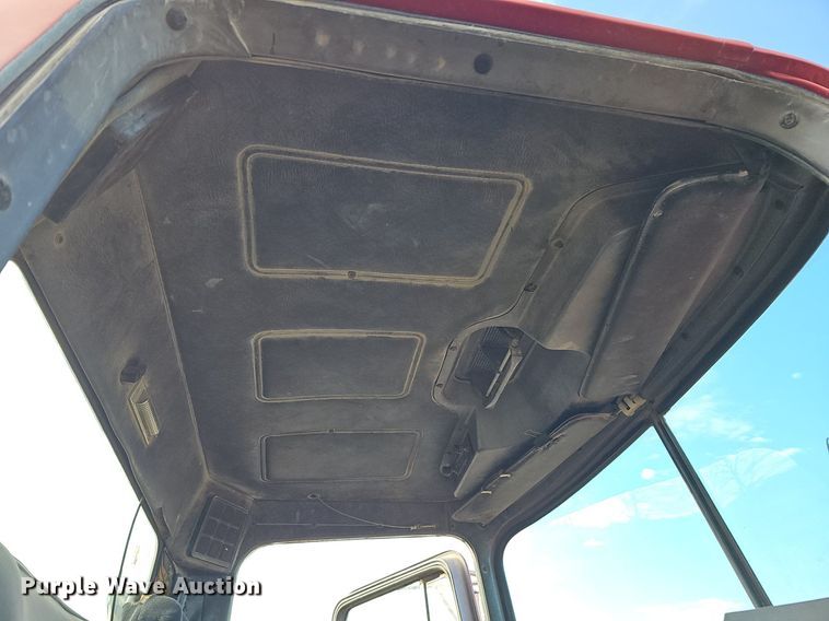 1991 Mack RD688S semi truck in Lincoln, NE | Item DQ8654 sold | Purple Wave