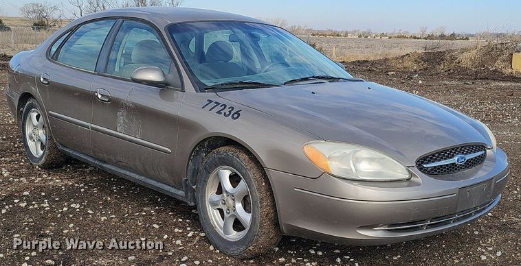 2002 Ford Taurus SE in Lincoln, NE | Item DQ8656 sold | Purple Wave