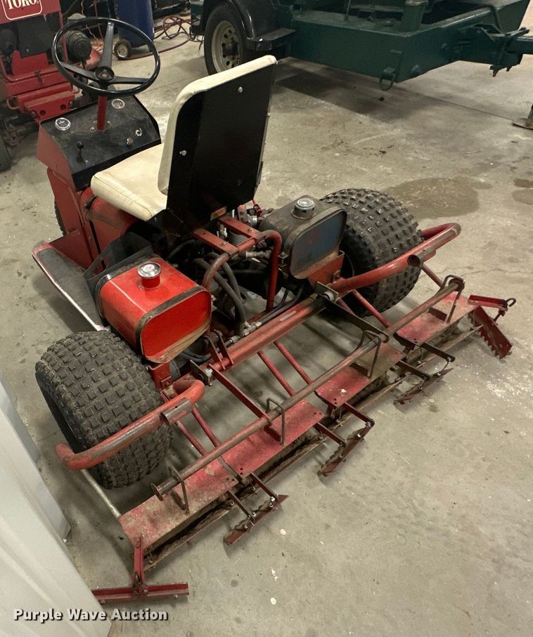 1974 Toro bunker rake in Russell, KS | Item OE9096 sold | Purple Wave