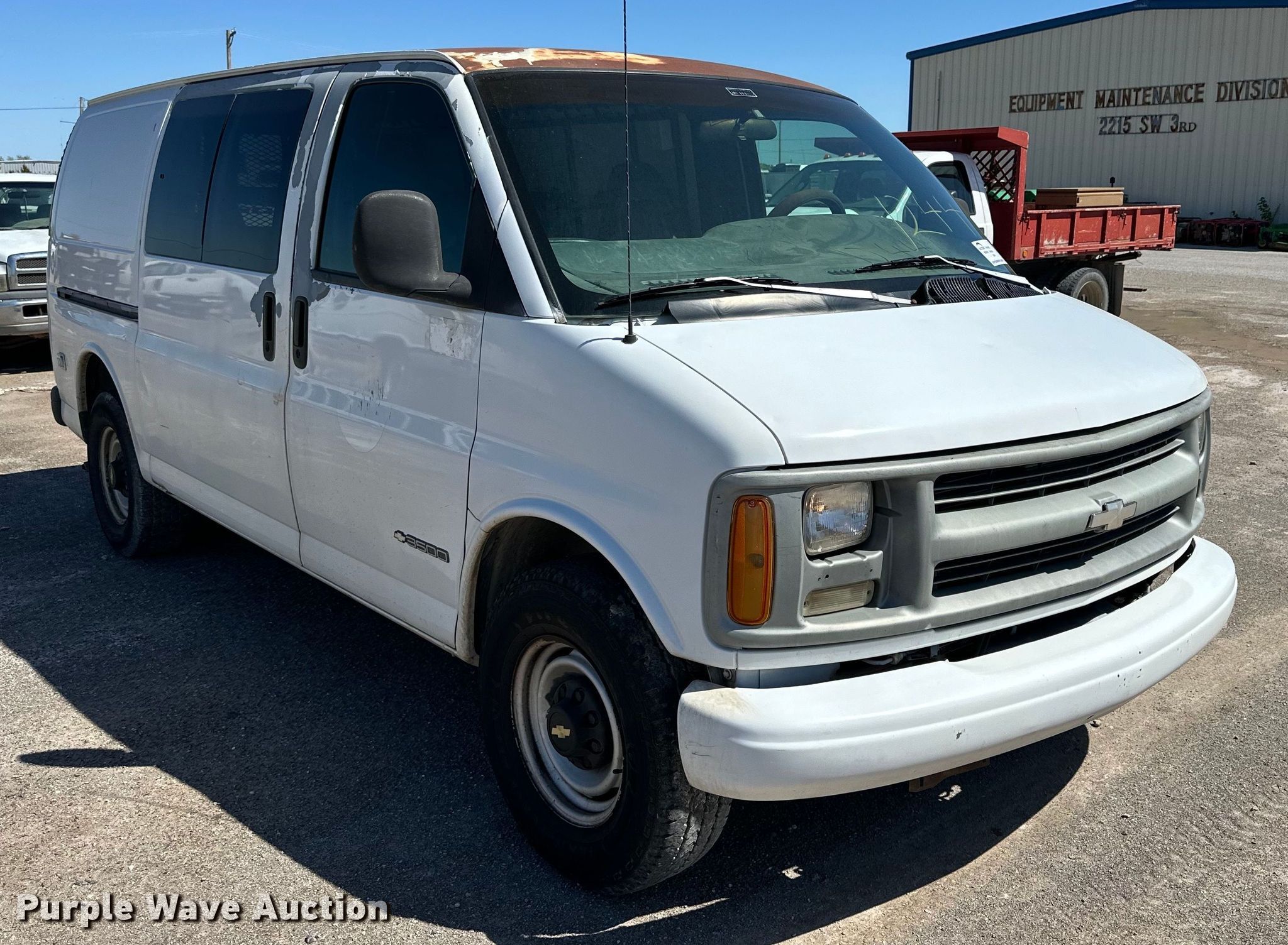 1999 Chevrolet 3500 van in Lawton, OK | Item DK6553 sold | Purple Wave