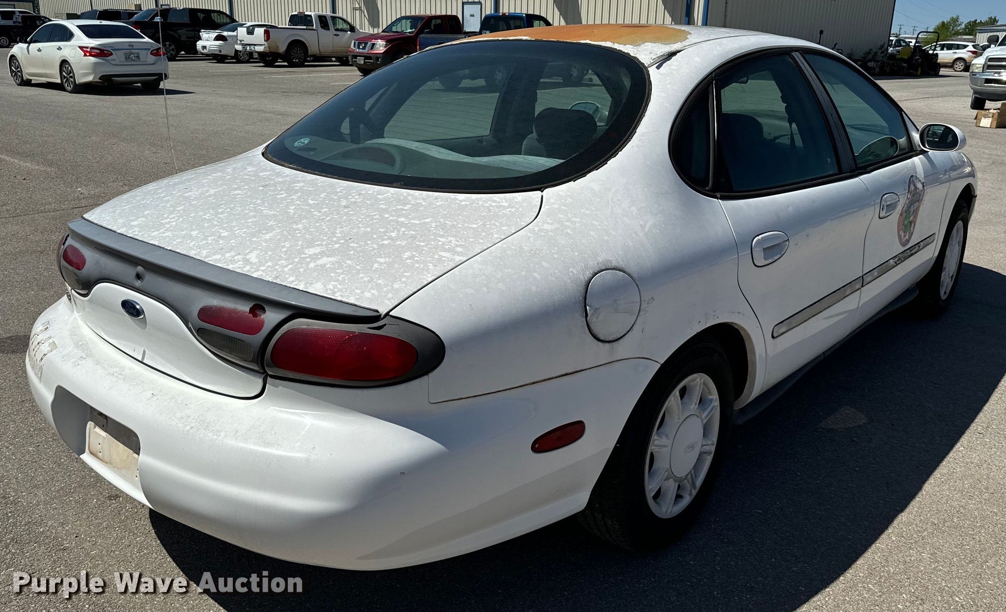 1998 Ford Taurus in Lawton, OK | Item DK6818 sold | Purple Wave