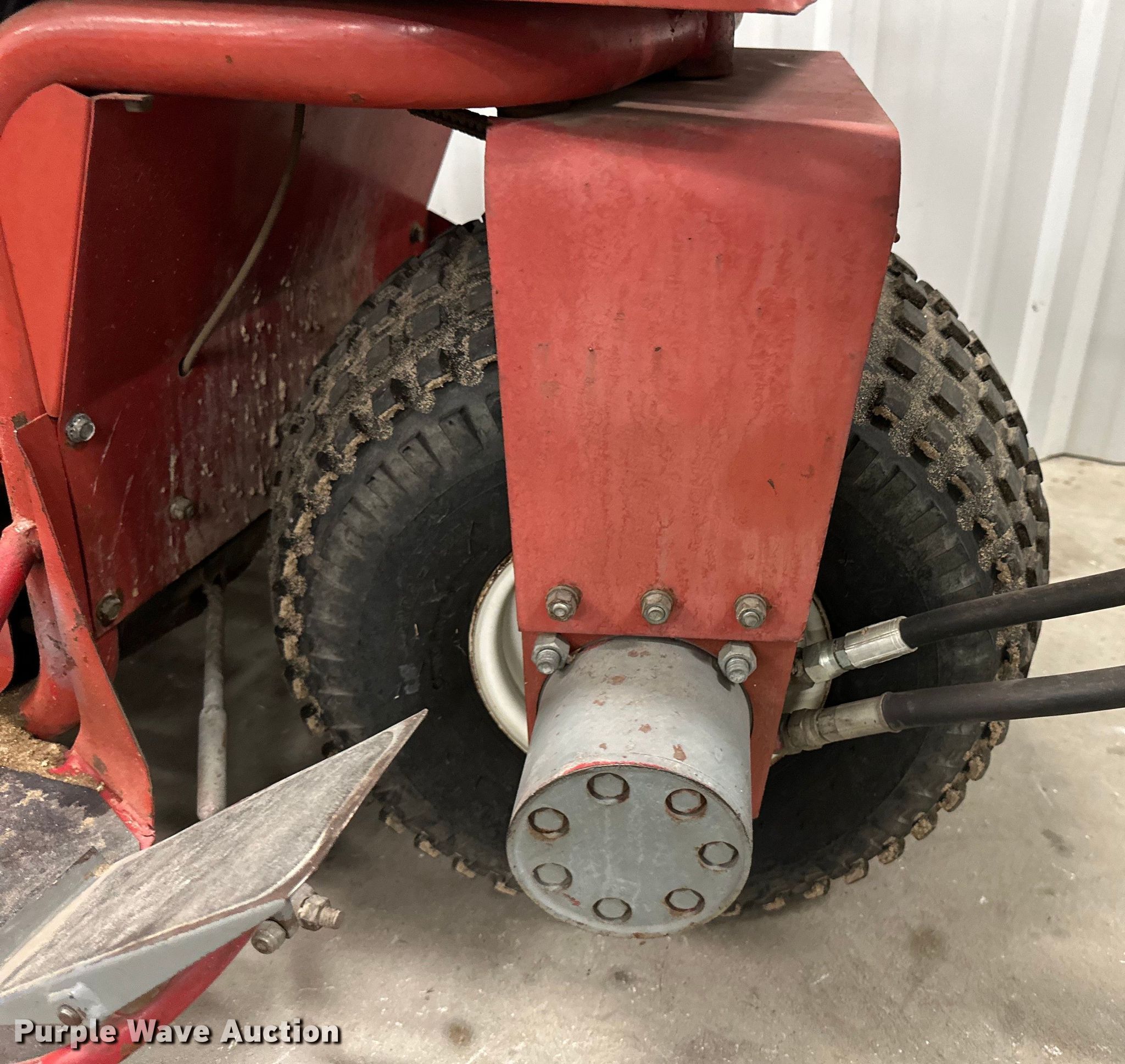 1974 Toro bunker rake in Russell, KS | Item OE9096 sold | Purple Wave