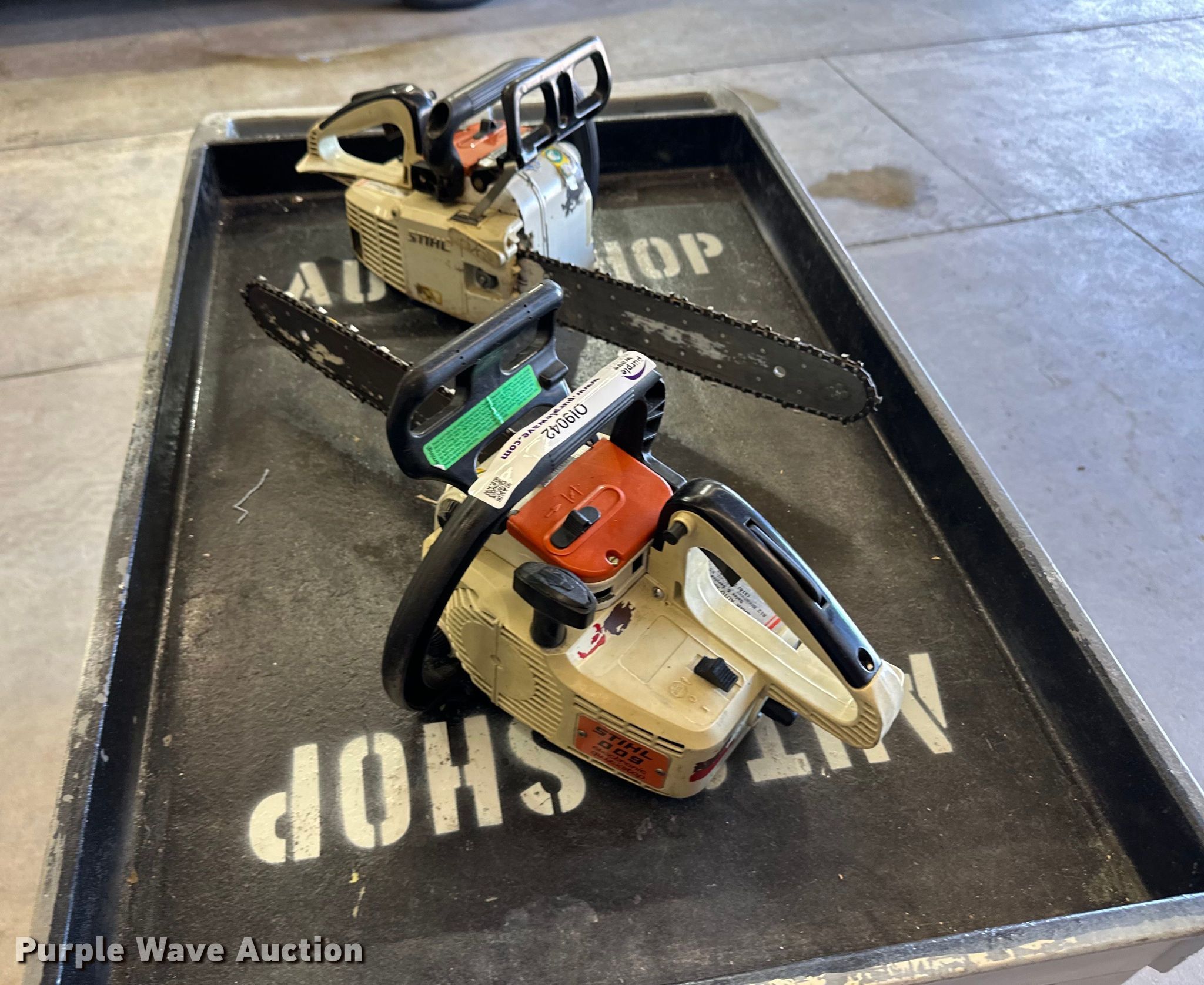 (2) Stihl 009 chainsaws in Larned, KS | Item OI9042 sold | Purple Wave