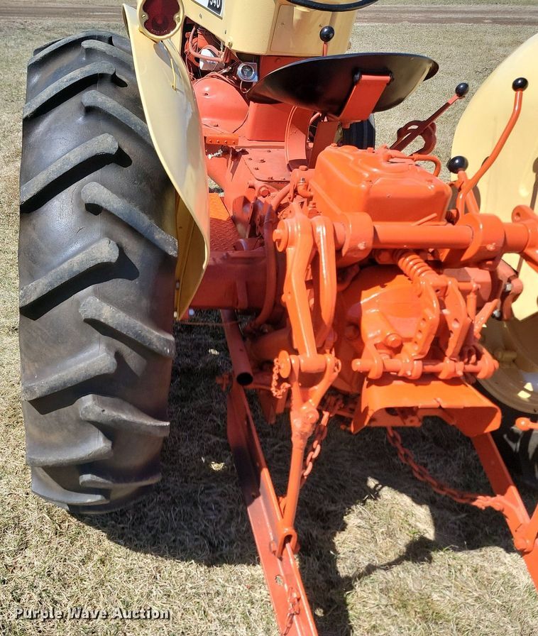 Cockshutt 540 tractor in Hosmer, SD | Item DP5667 for sale | Purple Wave