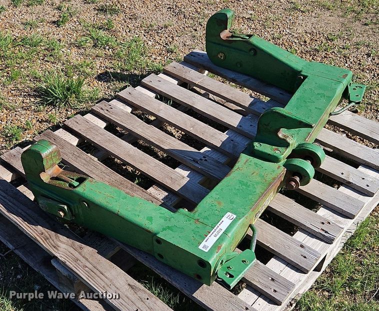 John Deere three point quick coupler in Iola, KS | Item EI3739 sold ...