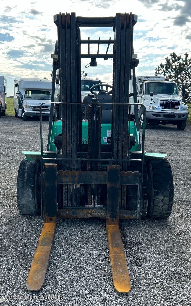 Mitsubishi FG30N forklift in Collinsville, OK | Item EG1441 sold ...