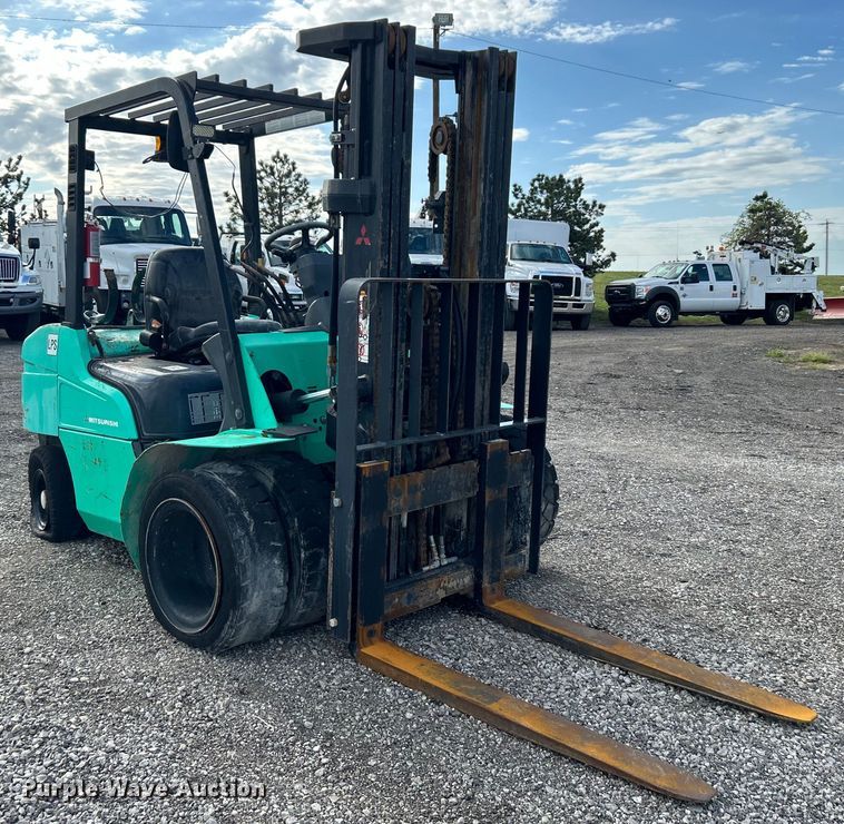 Mitsubishi FG30N forklift in Collinsville, OK | Item EG1441 sold ...