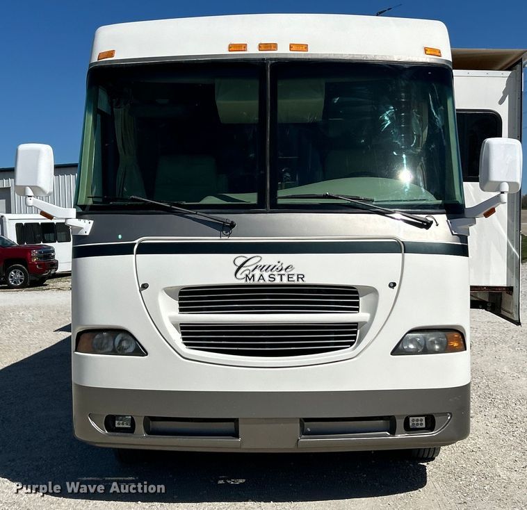 2004 Workhorse W22 RV in Troy, MO | Item EK4501 sold | Purple Wave