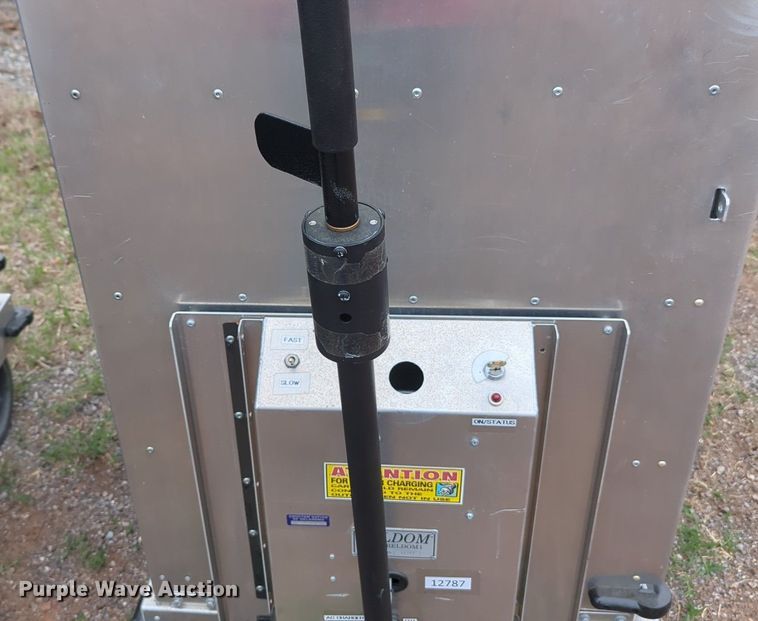 (9) Reldom carts in Oklahoma City, OK | Item NZ9602 sold | Purple Wave