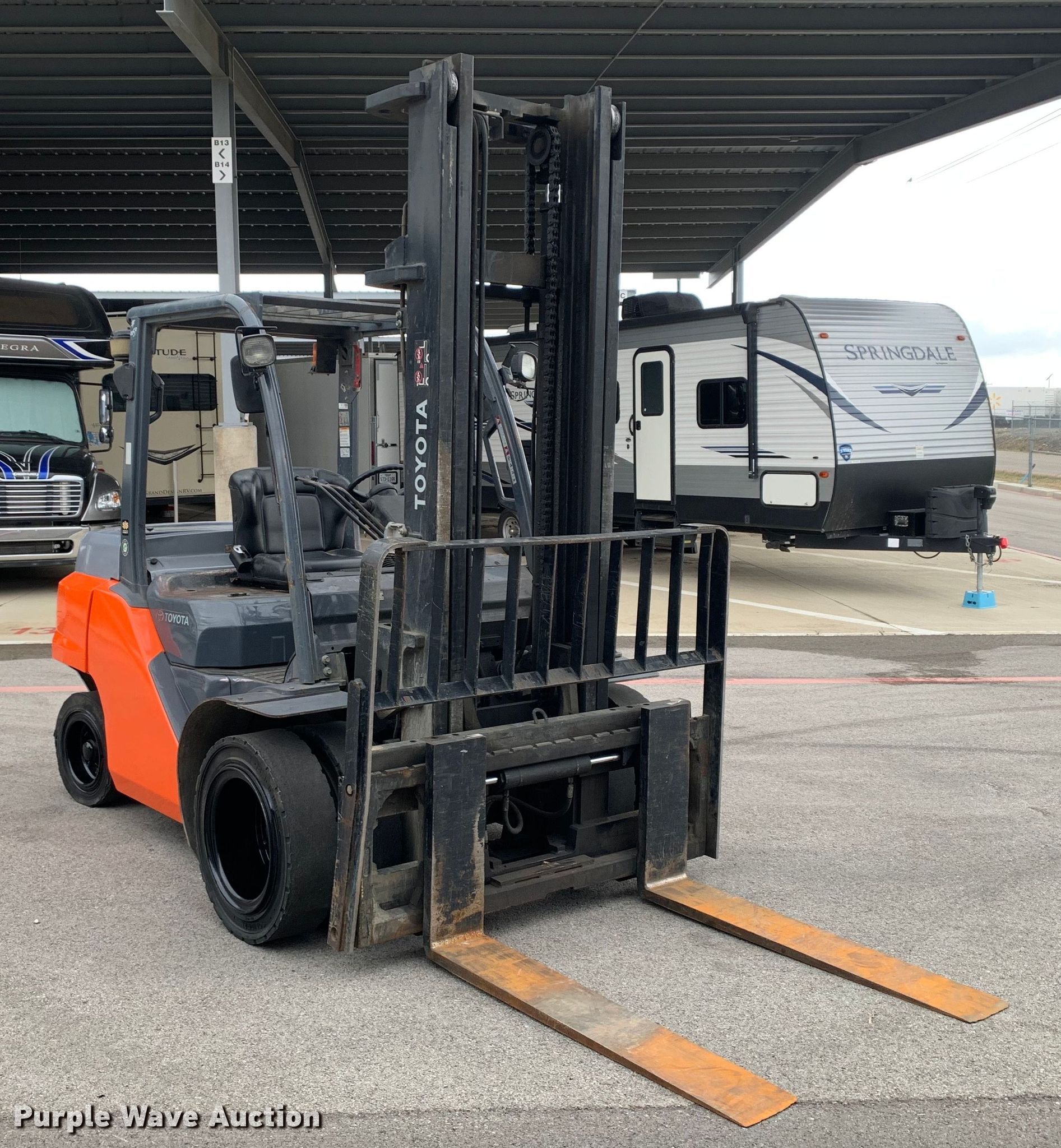 Toyota 8FD35U forklift in Haslet, TX | Item DM7844 sold | Purple Wave