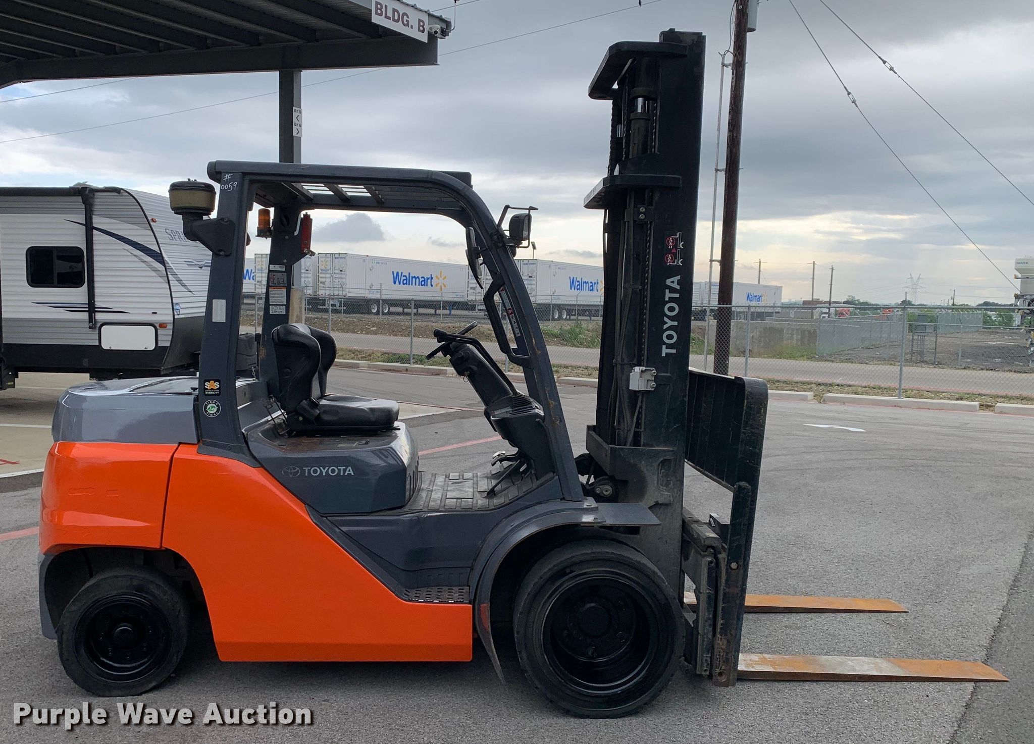 Toyota 8FD35U forklift in Haslet, TX | Item DM7844 sold | Purple Wave