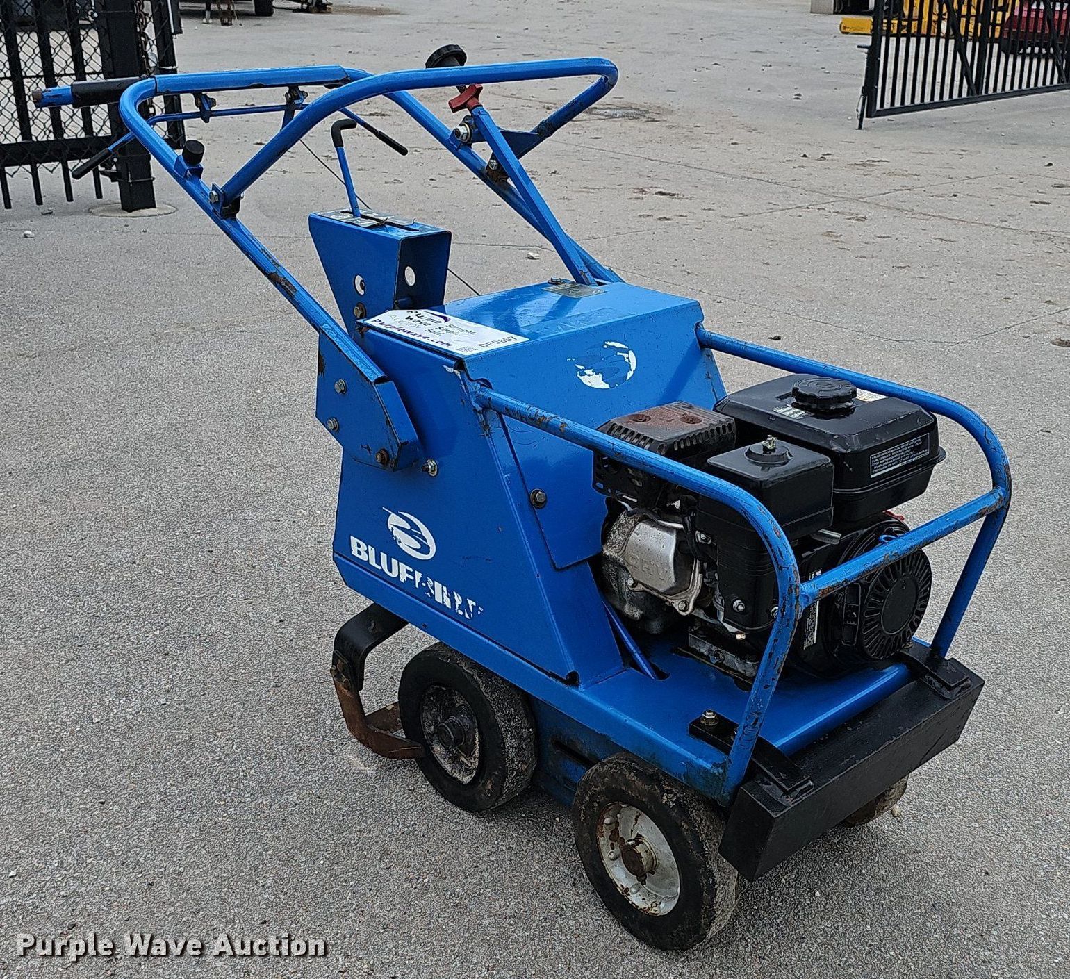 2005 Bluebird SC18 sod cutter in Waterloo, NE | Item DP0867 sold ...