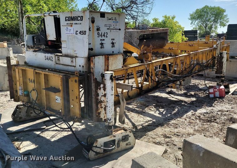 Gomaco C450 bridge deck finish machine in Kansas City, MO | Item DR8021 ...