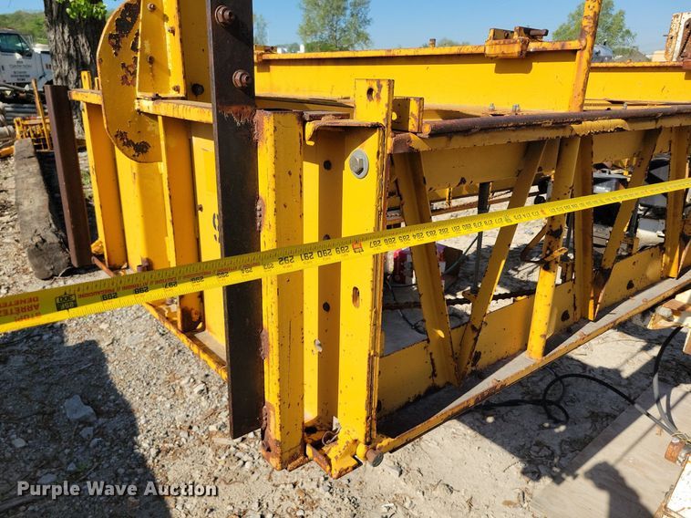 Gomaco C450 bridge deck finish machine in Kansas City, MO | Item DR8021 ...